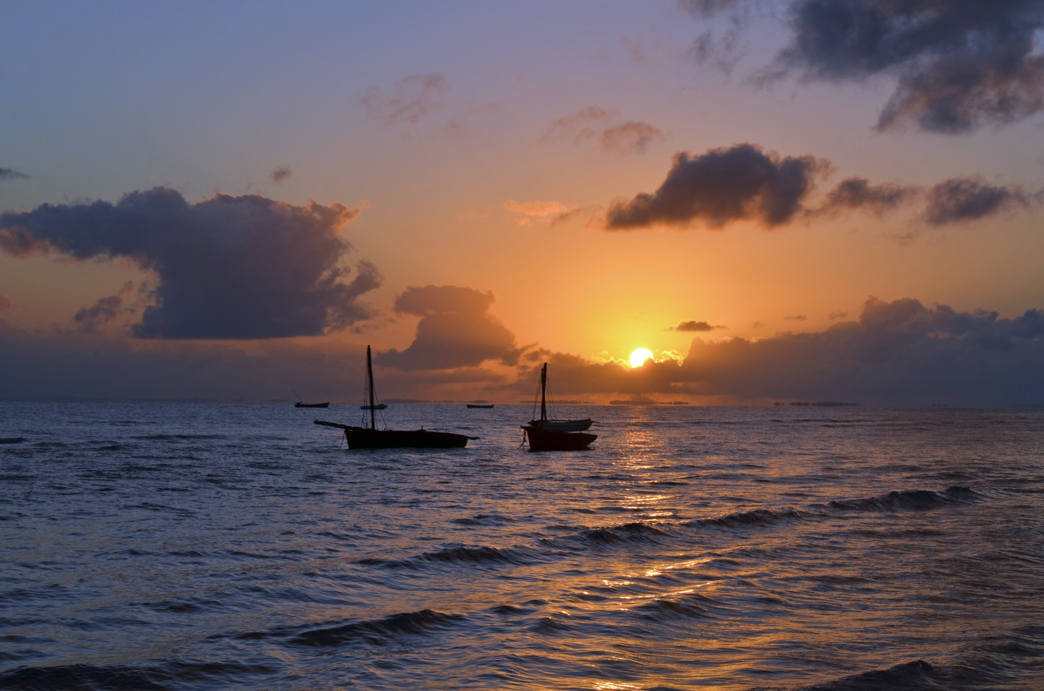 Sunrise magic on the beach of Inhassoro – Country Living in Southern Africa